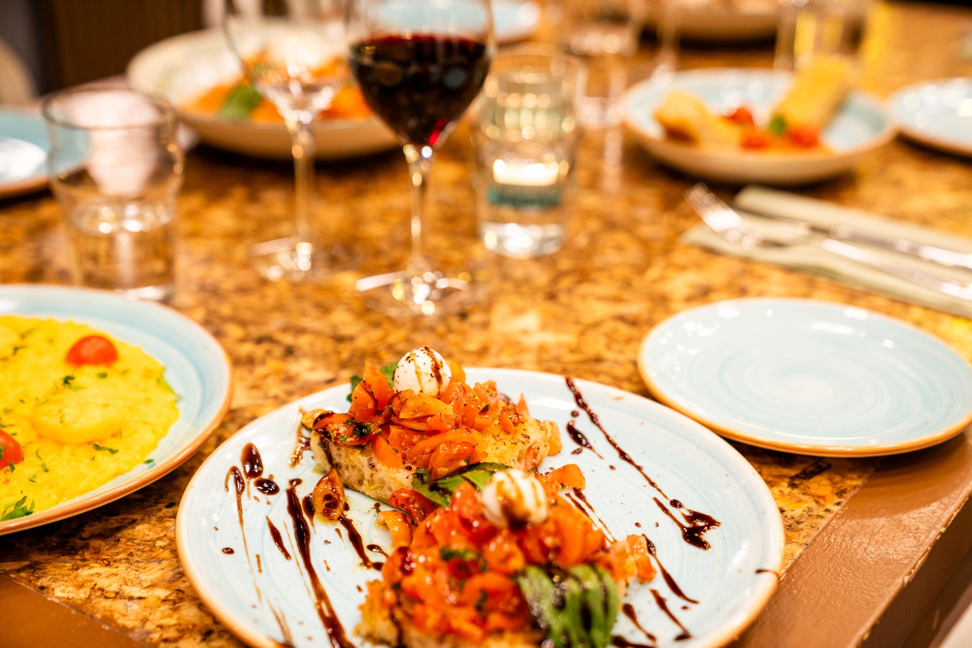 Ristorante Mondo Pazzo | Italiensk Restaurang i Sundbyberg